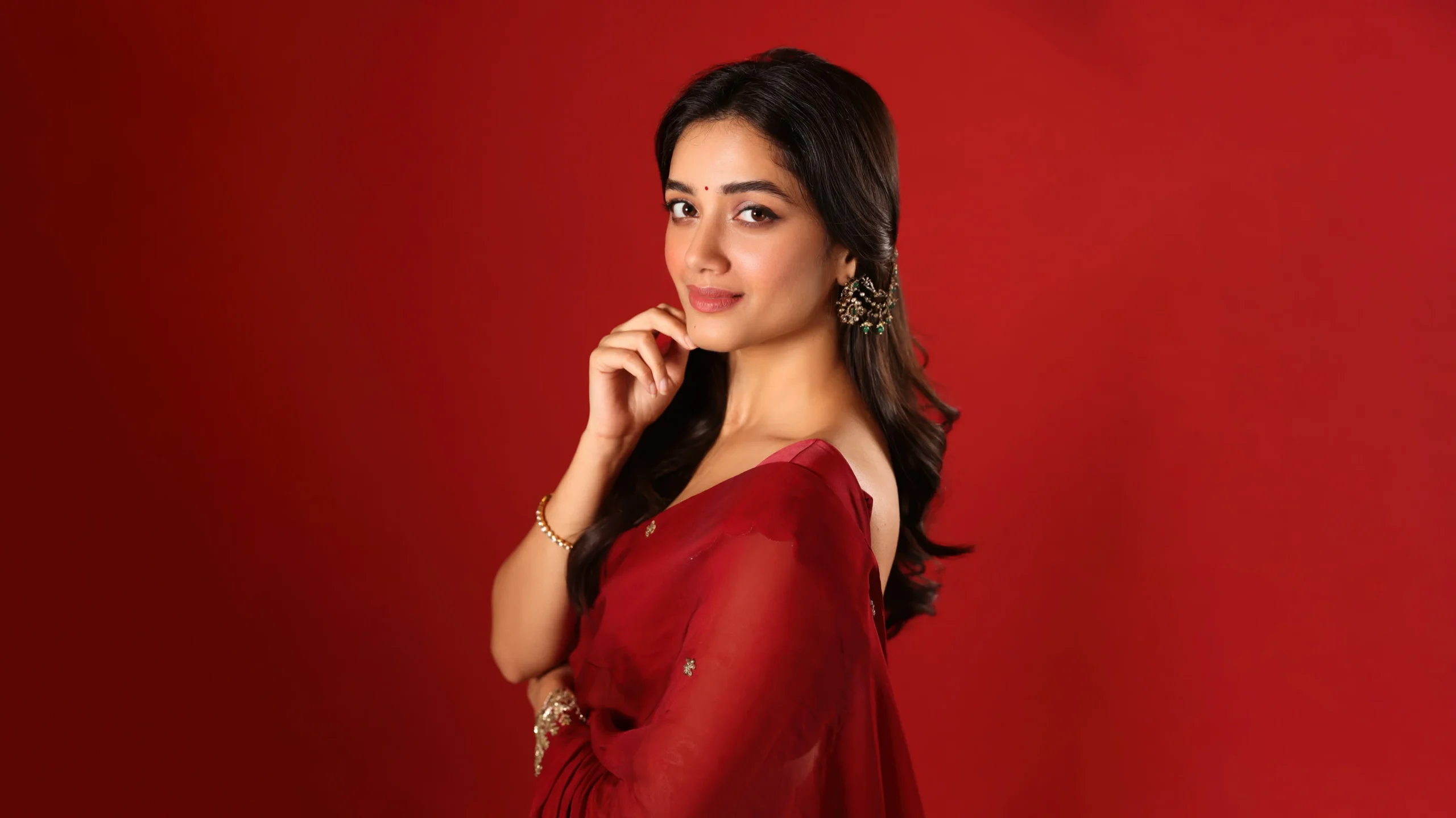 Bhagyashri Borse Biography, Age, Height, Family, Career, Net Worth