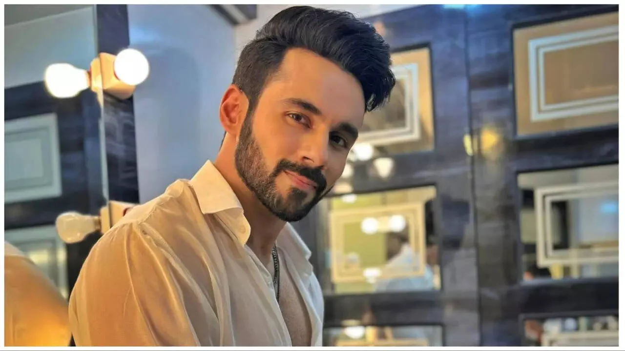 Abhishek Bajaj Biography, Age, Family, Relationship, Career, Net Worth