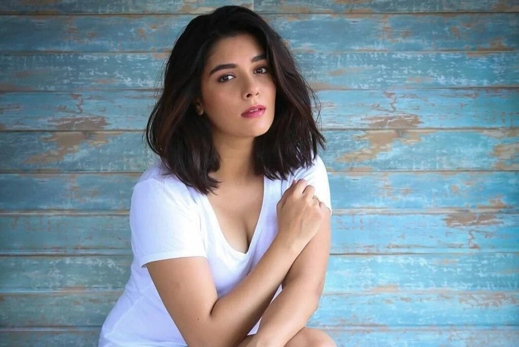 Pooja Gor Biography, Age, Height, Boyfriend, Family, Career, Net Worth