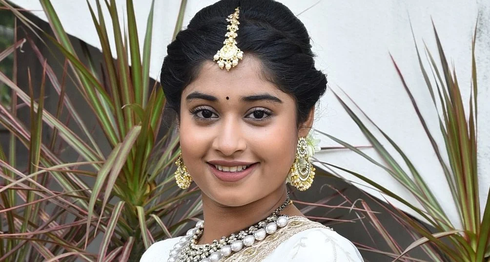 Shrasti Verma Biography, Age, Relationship, Family, Controversy, Career ...