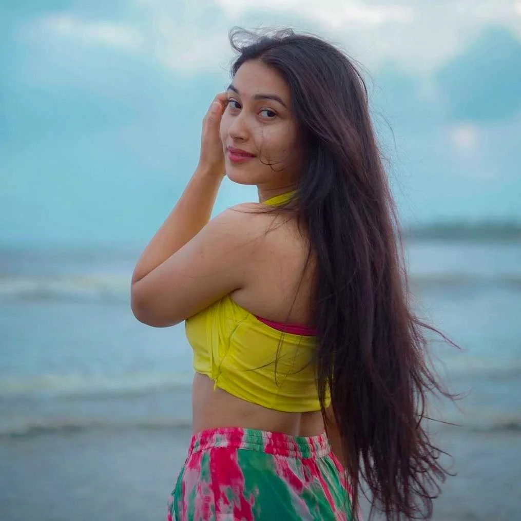 Akriti Negi Biography, Age, Boyfriend, Family, Career, Net Worth