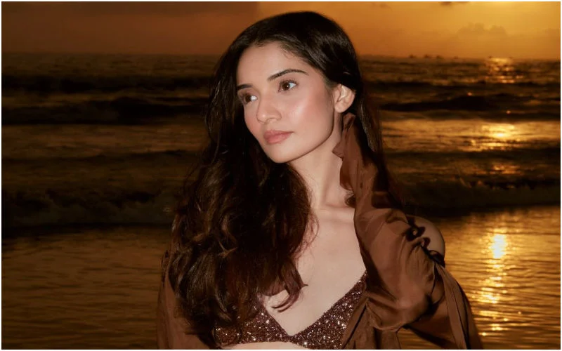 Juhi Bhatt Biography, Age, Boyfriend, Family, Career, Net Worth