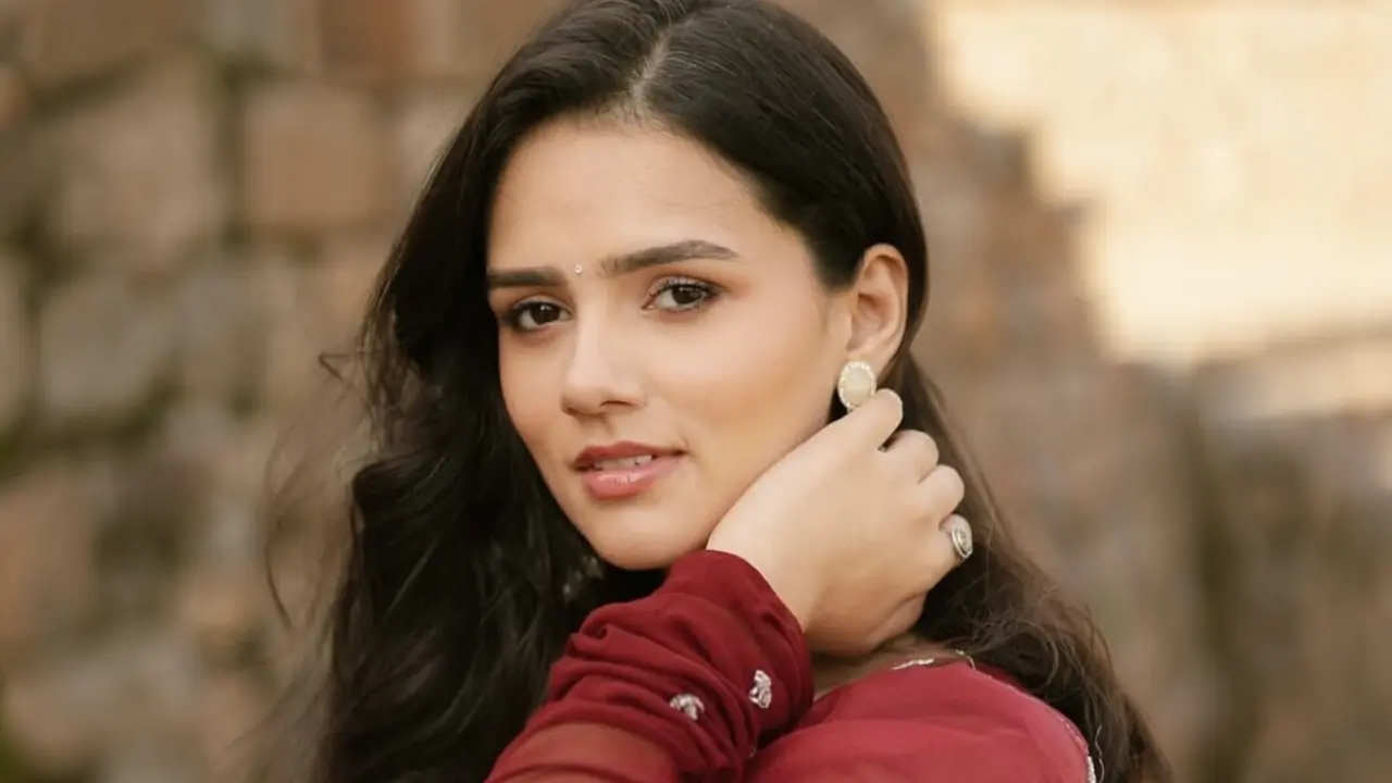 Nishi Saxena Biography, Age, Boyfriend, Family, Career, Net Worth