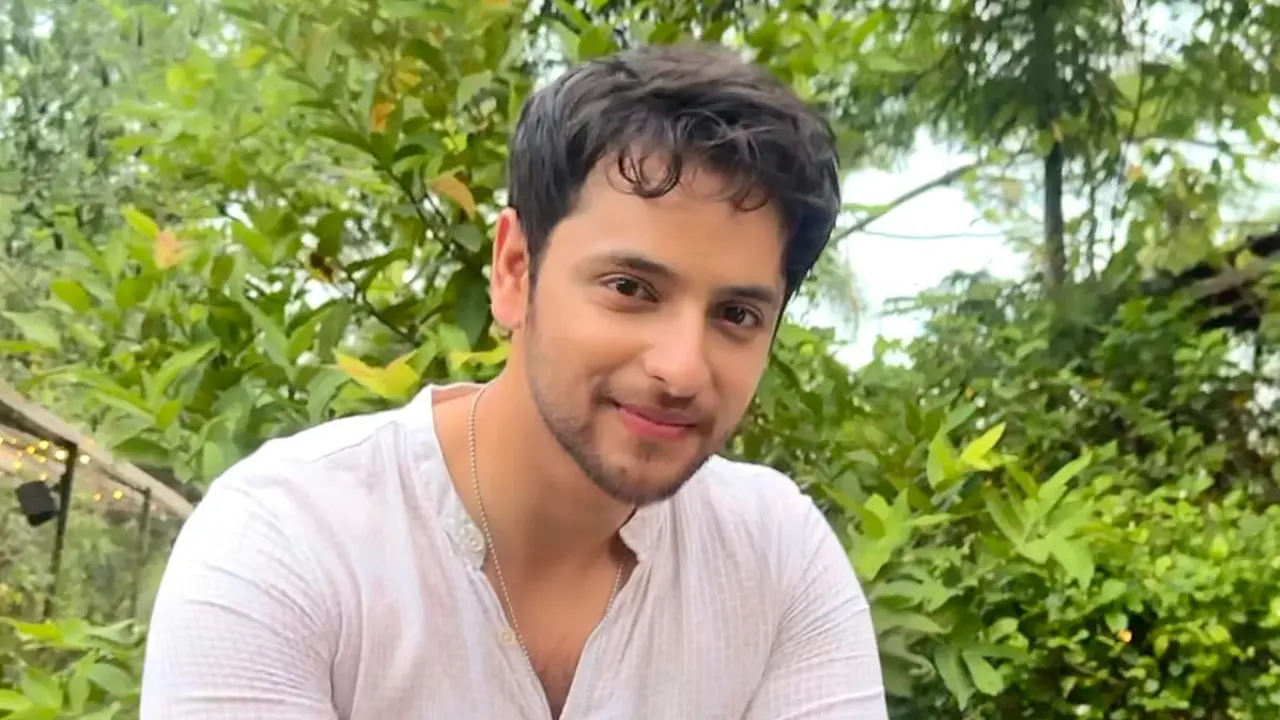 Shivam Khajuria Biography, Age, Girlfriend, Family, Career, Net Worth