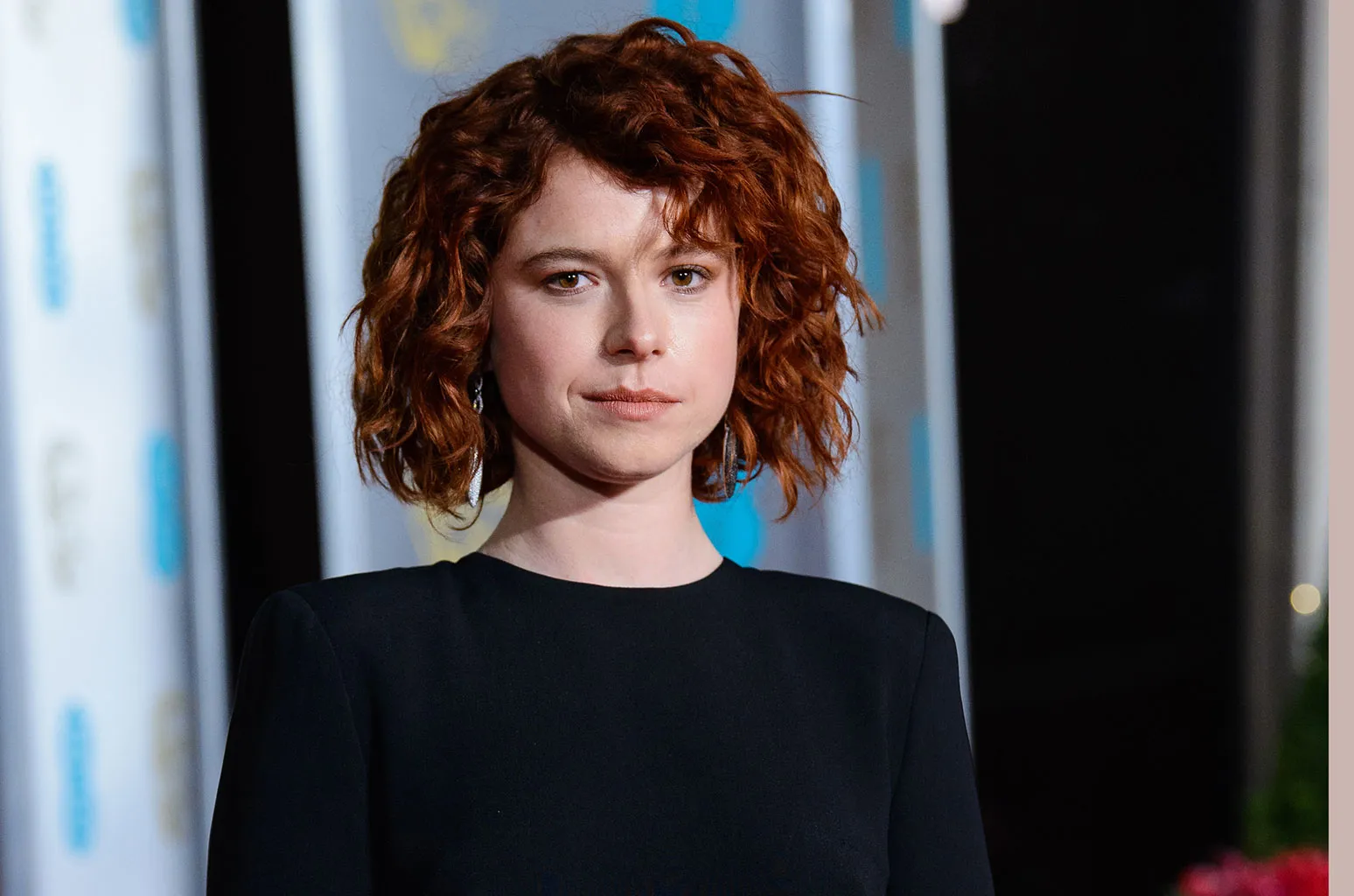 Jessie Buckley Biography, Age, Husband, Family, Career, Net Worth