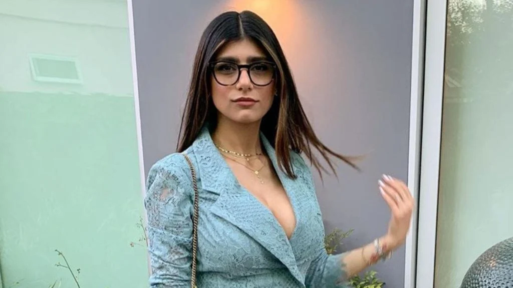 Mia Khalifa Biography, Age, Wiki, Relationship, Career, Net Worth