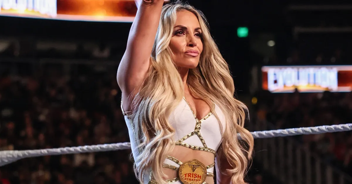 Trish Stratus Biography, Age, Family, Career, Net Worth & More